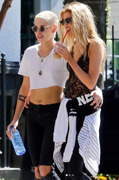 Kristen stewart street candids 1 17 hot midriff paparazzi photo ...