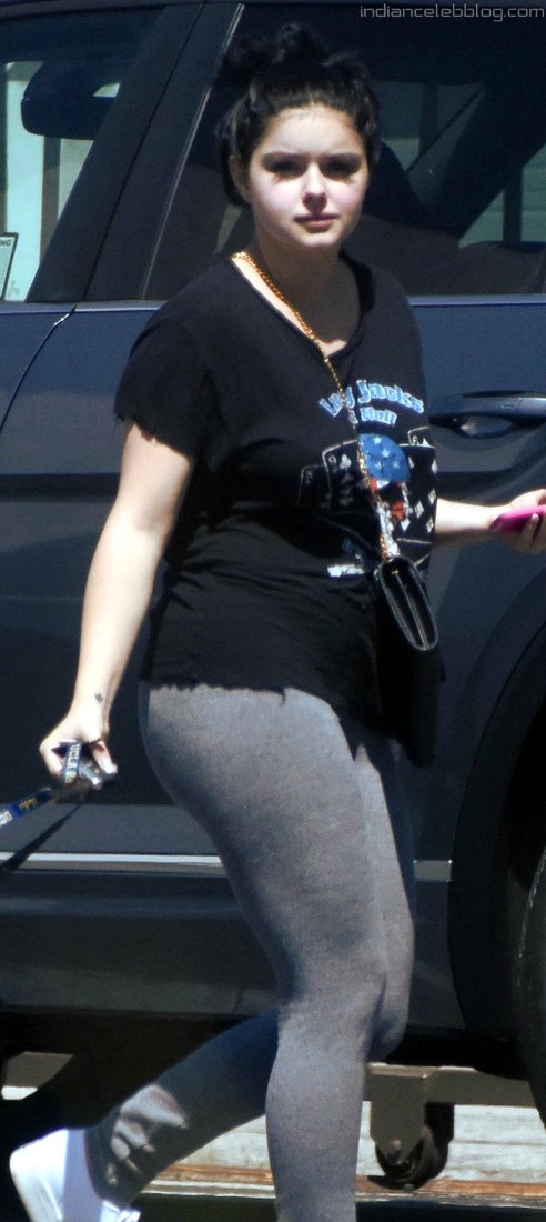 Ariel winter street candids 1 5 hot paparazzi photo – starcelebblog