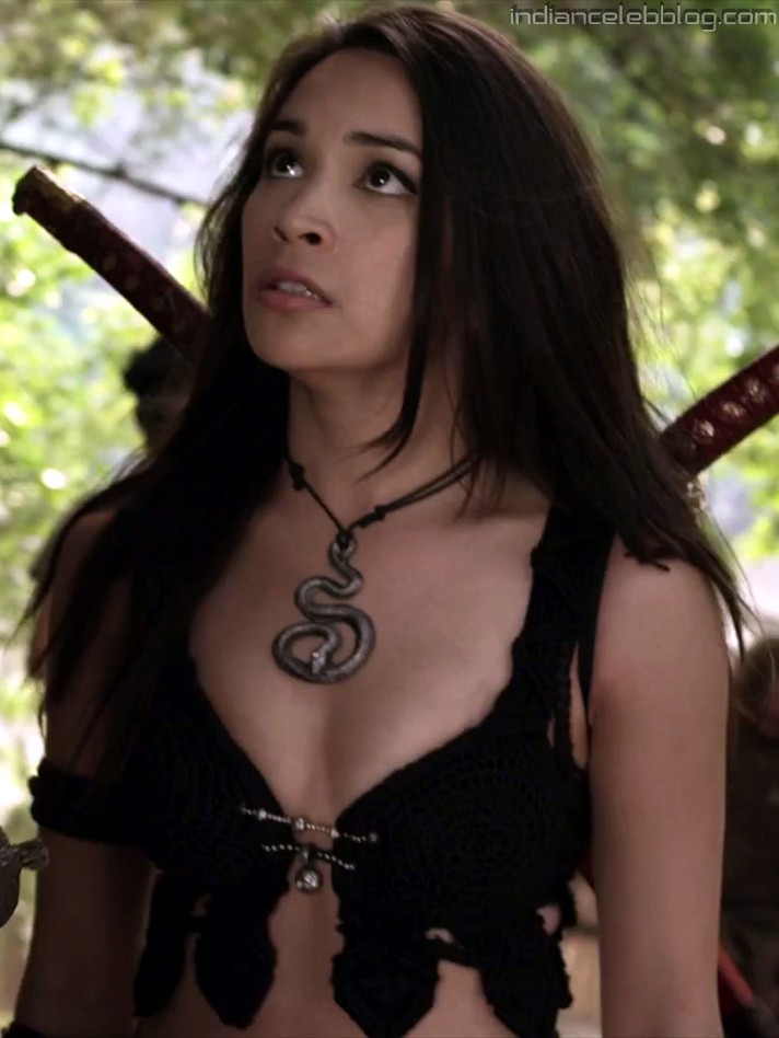 Krystal vee thai actress scorpion king 18 hot cleavage photo ...